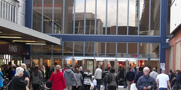 Taxi Transfer from Basildon (SS13 – SS16) to Stansted Airport